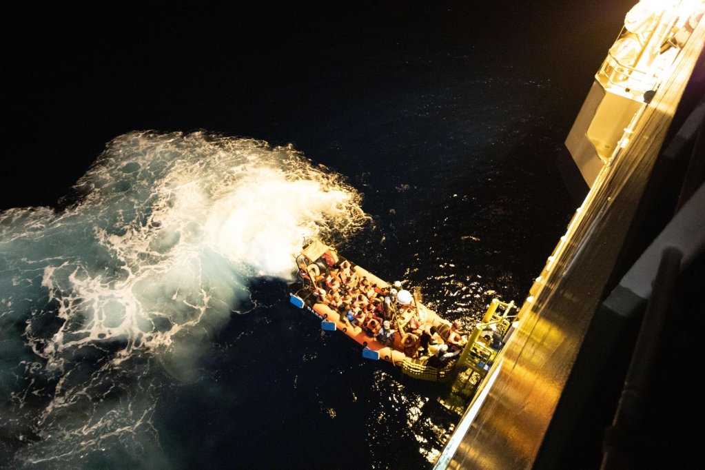 Geo Barents arrives in Salerno with 257 migrants on board - InfoMigrants