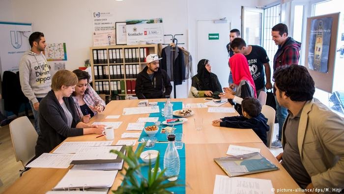 German university offers courses in 'refugee assistance' - InfoMigrants