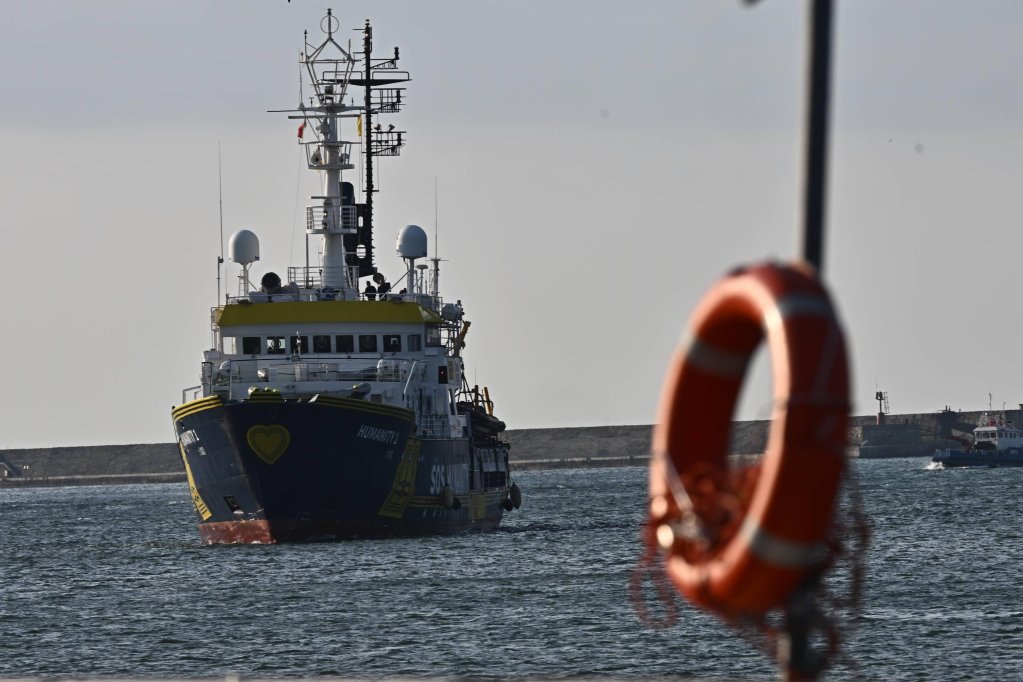 Italy: Rescue ship carrying 85 migrants arrives in Ortona - InfoMigrants