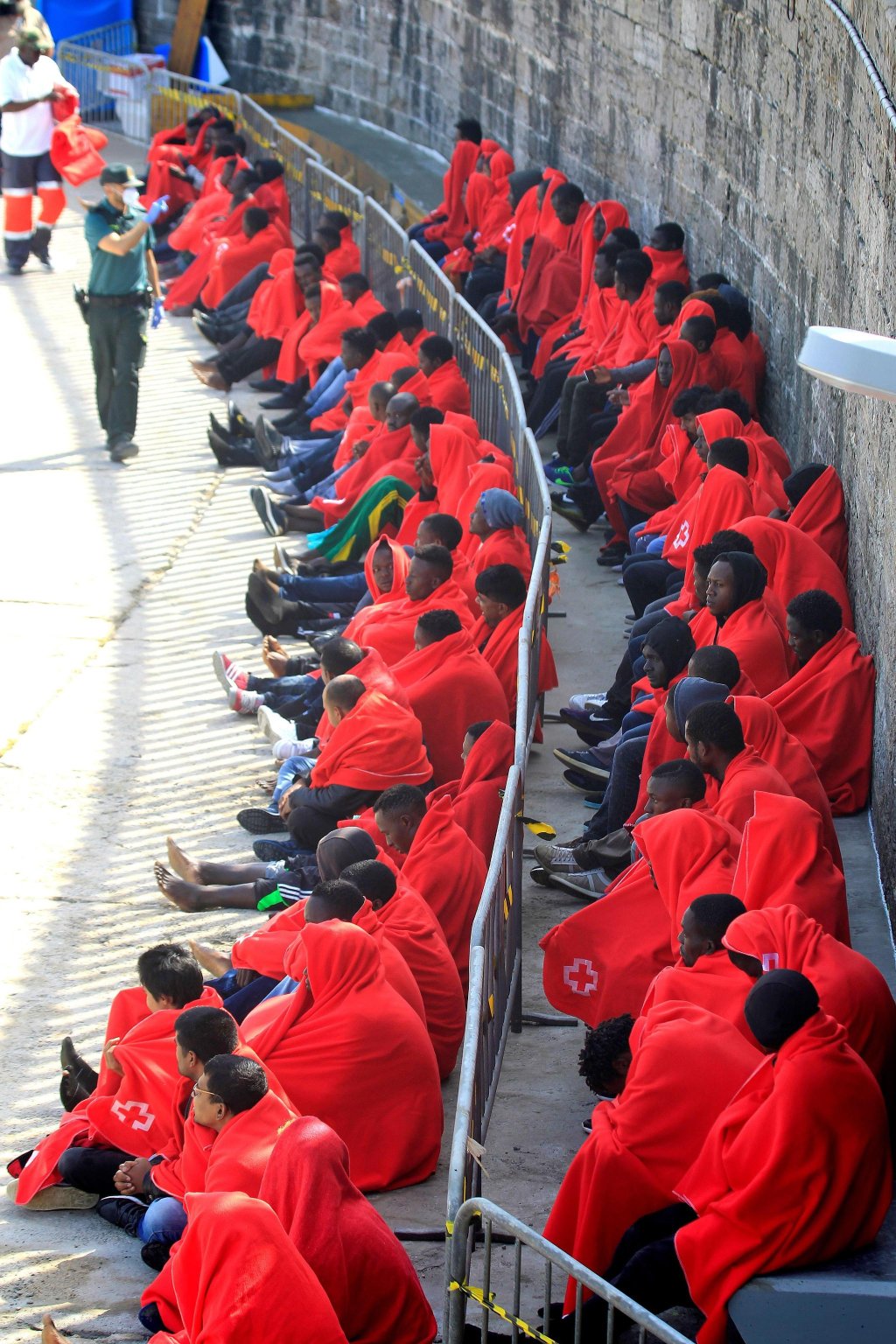 Hosting centers for child migrants in Spain in crisis - InfoMigrants