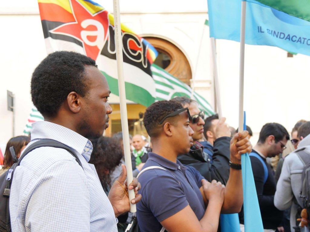 Italian associations protest against immigration law - InfoMigrants