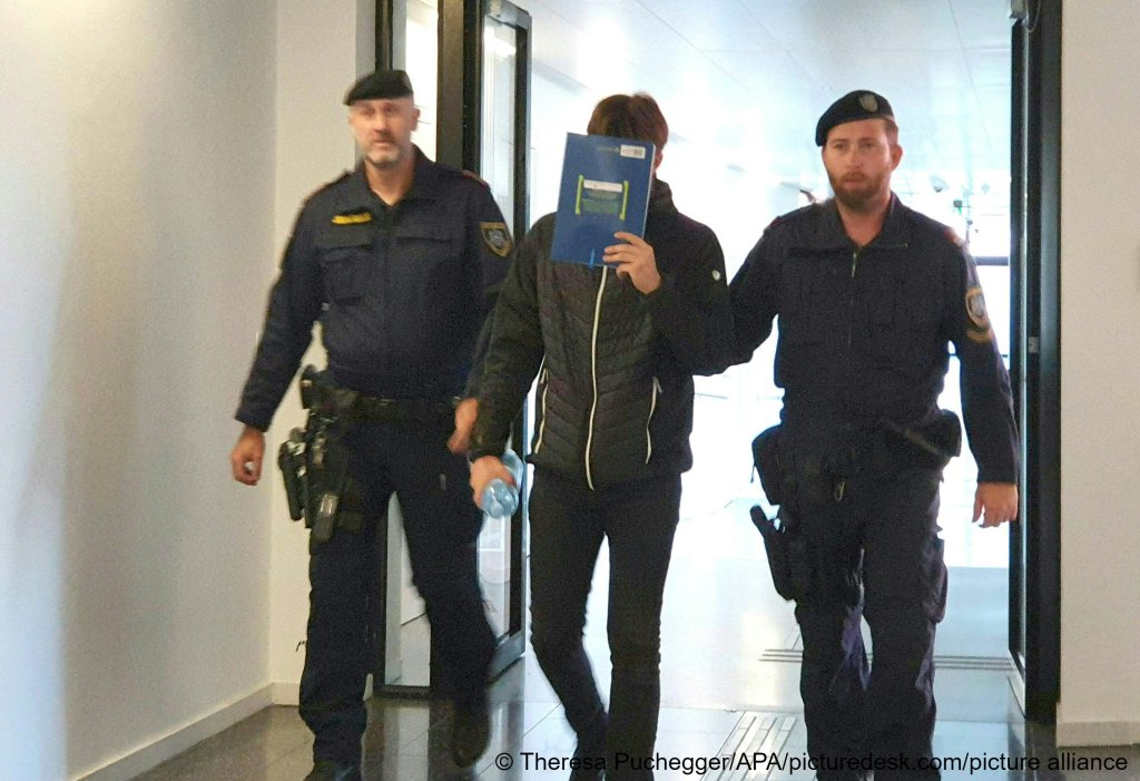 Austria: Smuggler sentenced to 7 years in prison after two Syrians died ...