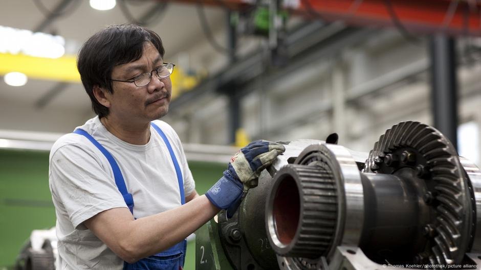 Foreign workers 'indispensable' for eastern Germany — study - InfoMigrants