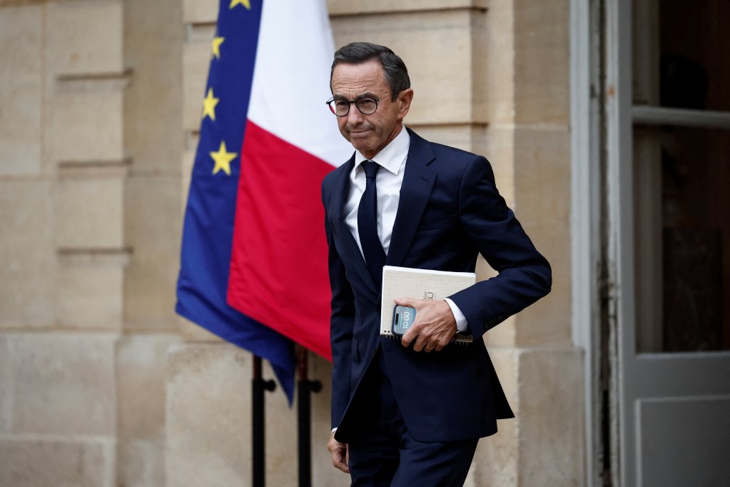 France : Bruno Retailleau dénonce la présence d'associations d'aide aux ...