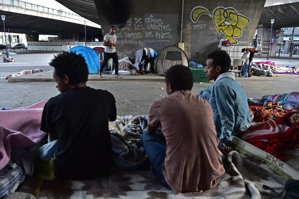 Evicted Paris migrants transferred to temporary shelters - InfoMigrants