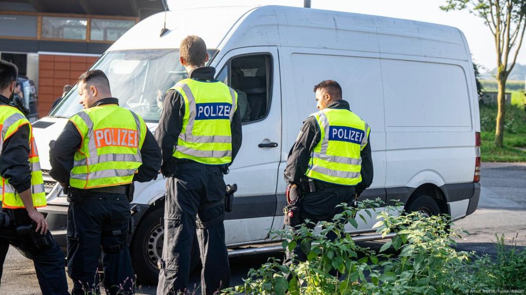 Germany border controls: What this means for refugees and asylum ...