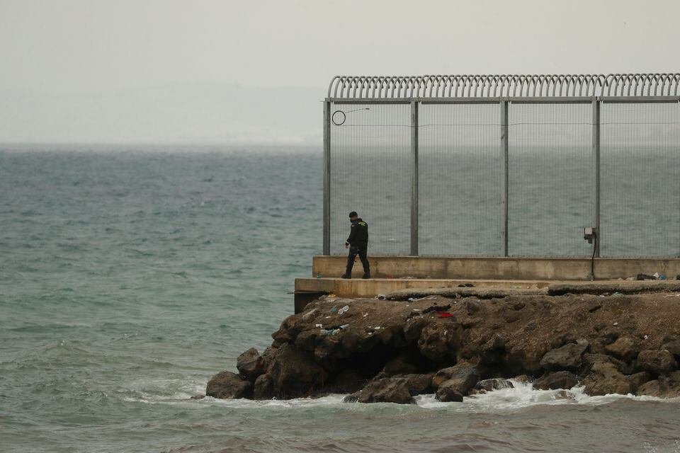 Ceuta: Dozens of migrants swim to Spanish enclave - InfoMigrants
