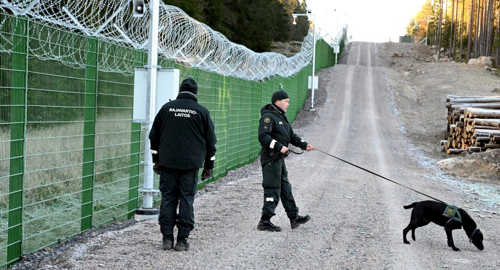 Finland completes first part of fence on eastern border with Russia ...