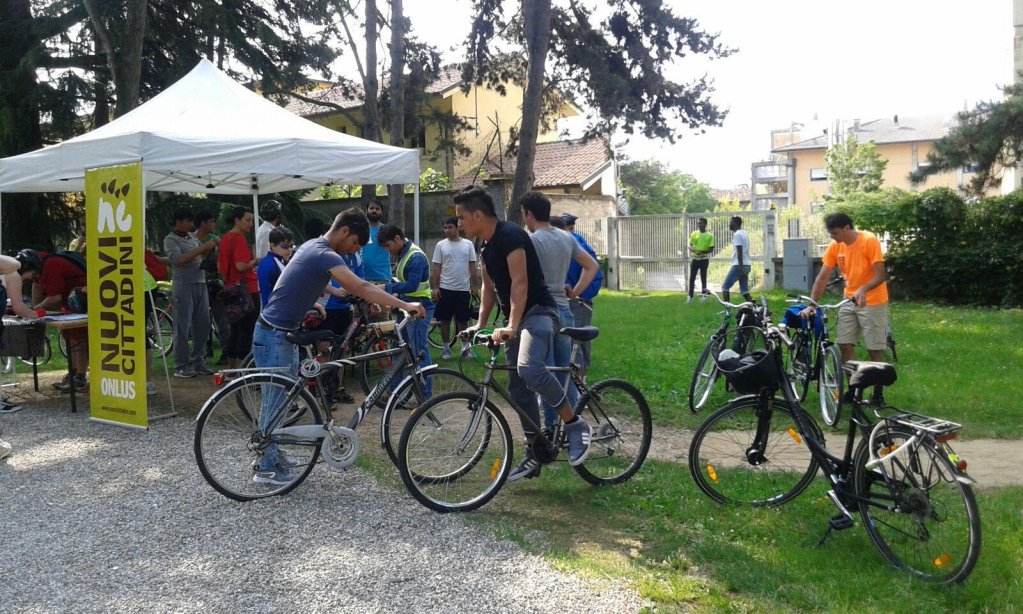 Integration goes by bicycle in Udine - InfoMigrants
