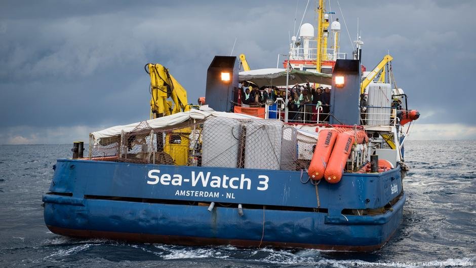 Italy allows 10 migrants to leave German Sea-Watch ship - InfoMigrants