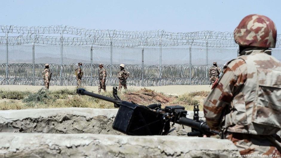 Pakistan targets Afghan refugees amid Taliban border tension - InfoMigrants