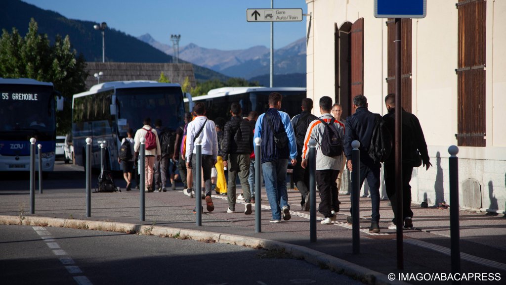 France: Rise in deportations and stricter migration controls by ...