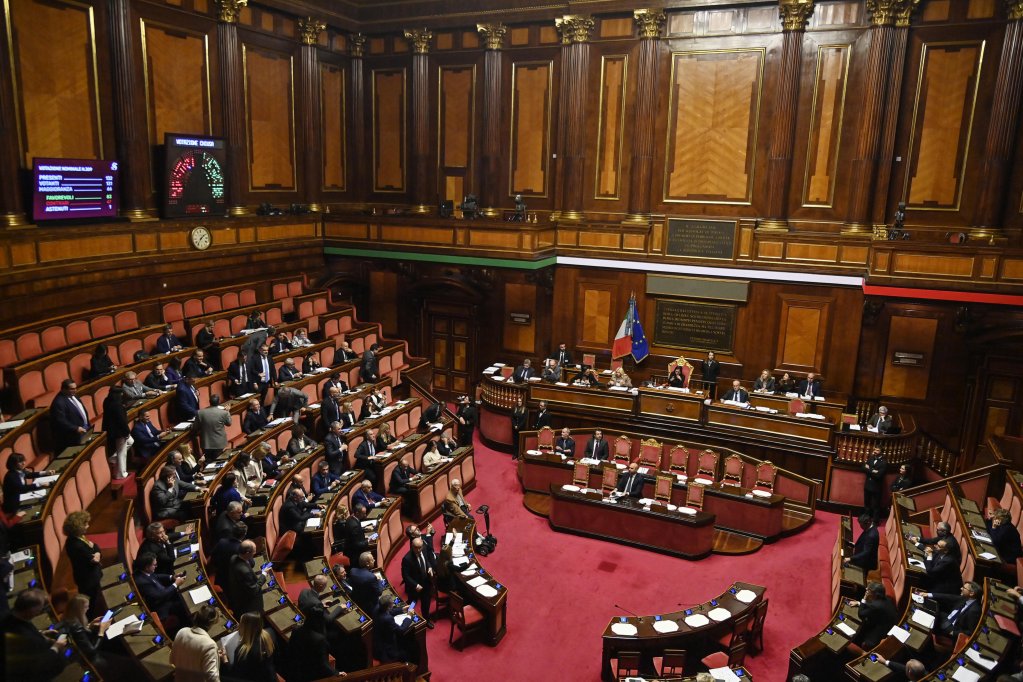 Italy: Tough migration decree becomes law - InfoMigrants