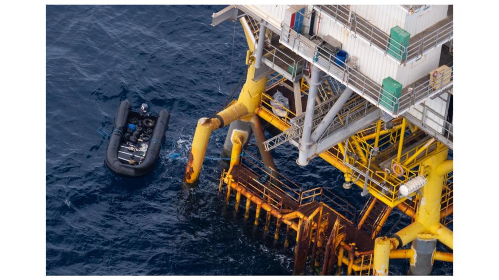 Migrants rescued from gas platform off Tunisia - InfoMigrants