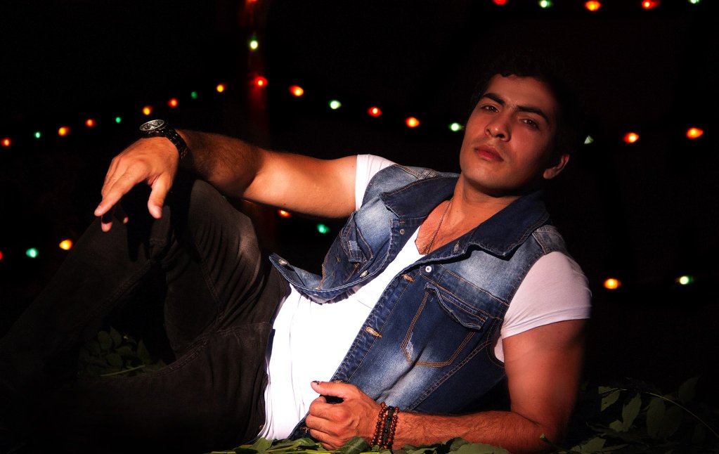 Reshad, réfugié afghan : d'une vie sous le feu des projecteurs à la ...