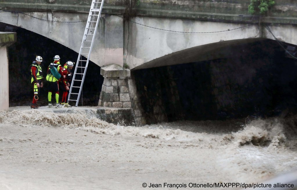 French rescue workers save 16 migrants from floods near Nice - InfoMigrants