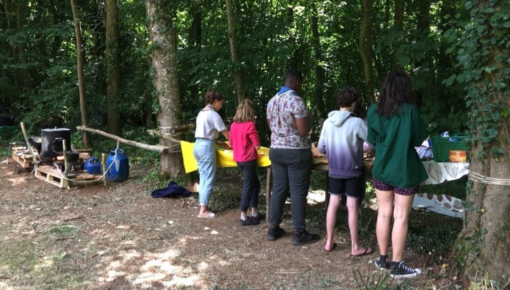 France : le scoutisme pour aider les mineurs étrangers à retrouver une ...