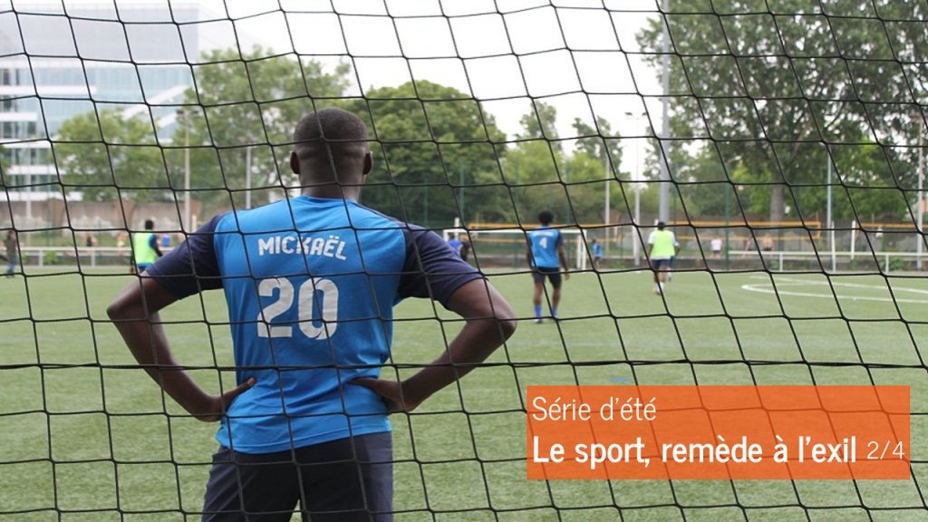 Entre rêves de football et galères administratives : avec les mineurs ...