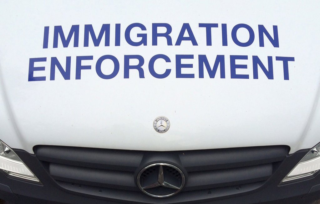 UK: Migrants should watch out for immigration scams warns new report ...