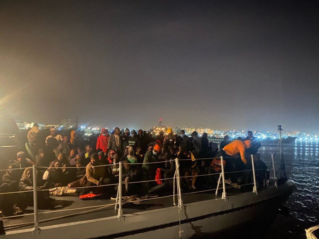 'One of the busiest days in a long time' as hundreds flee Libya ...