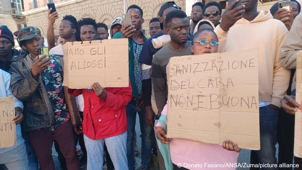 Italy: NGOs protest after 80 migrants told to leave accommodation in ...