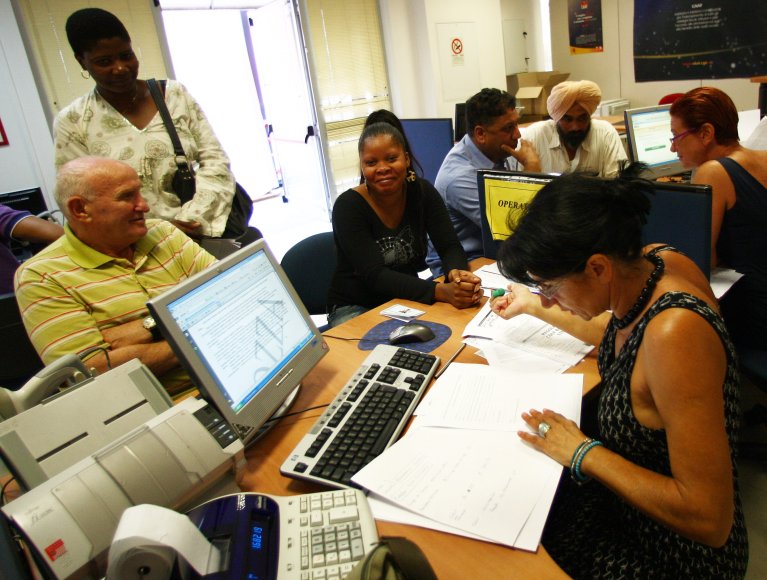Italy: Labor union launches call center on regularization of workers in ...