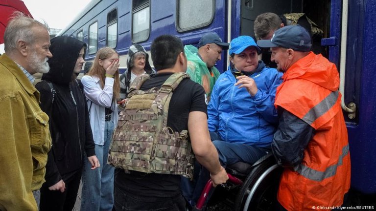 UN says some 110 million people displaced around the world - InfoMigrants