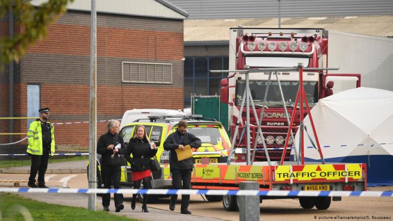 UK police discover 39 dead bodies in truck - InfoMigrants