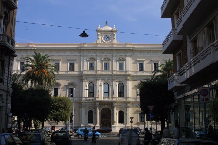 First refugee student graduates from Bari University - InfoMigrants