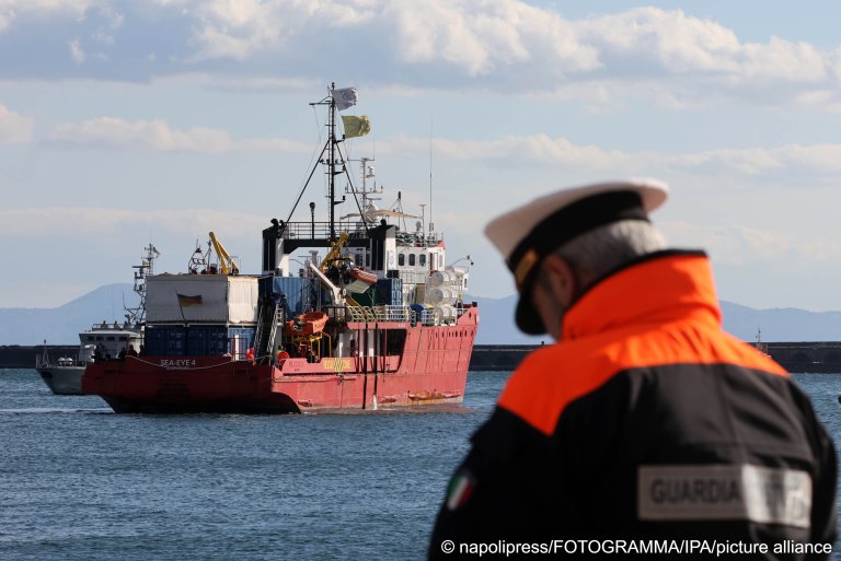 New hurdles for sea rescuers in the Mediterranean - InfoMigrants