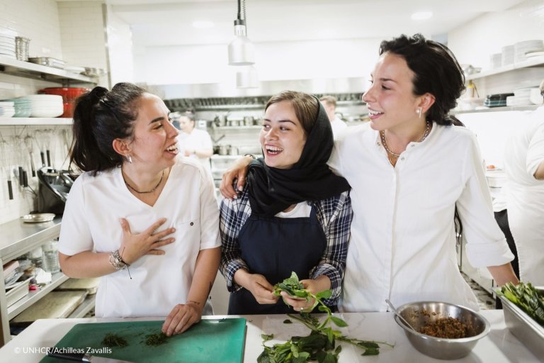 Greek and refugee chefs unite for World Refugee Day - InfoMigrants