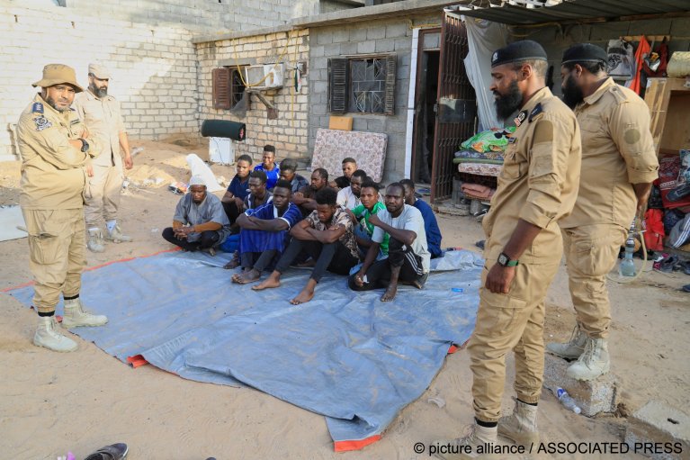 Libya: 1,500 migrants detained after weekend raids - InfoMigrants
