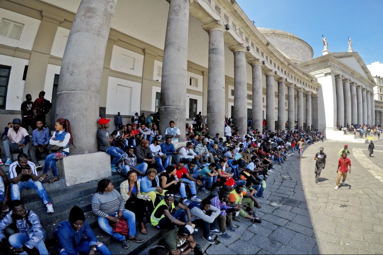 Network to help excluded migrants buy food in Naples - InfoMigrants