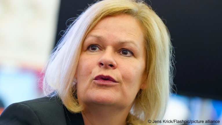 German Interior Minister visits Bosnia to talk migration - InfoMigrants