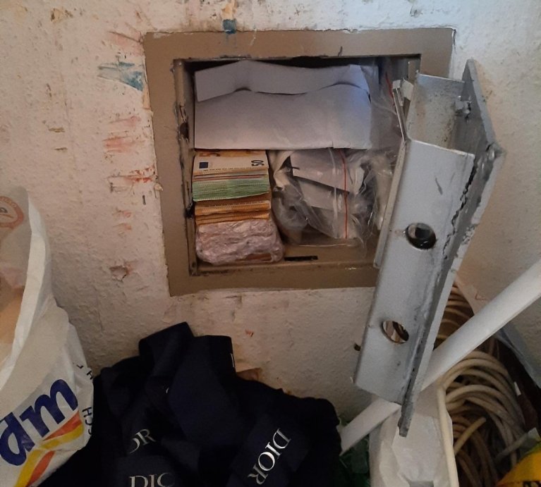 Germany: Police carry out two days of raids in search of smuggling ...