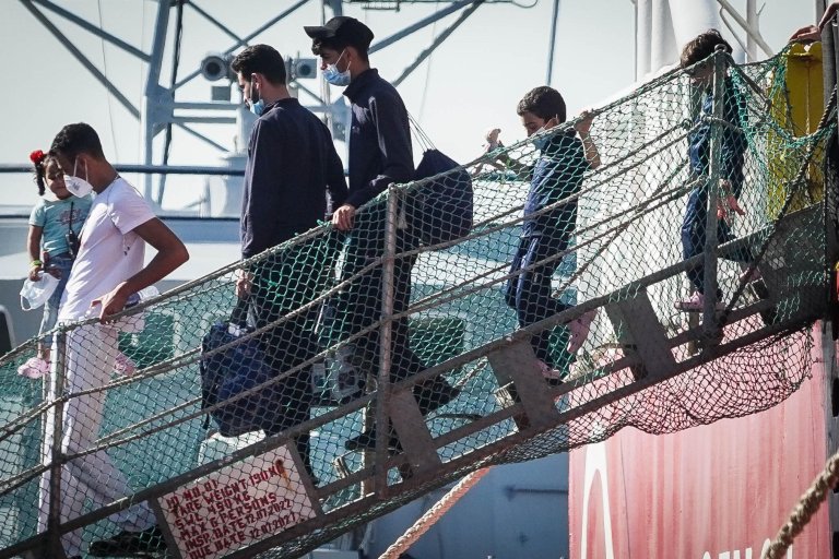 2,000 unaccompanied minors landed in Italy over the weekend - InfoMigrants
