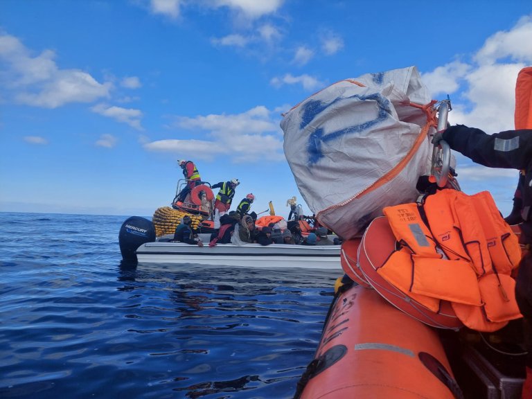 Ocean Viking rescues 228 migrants, many of them children - InfoMigrants