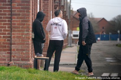 UK: Questionnaire to replace asylum interview - InfoMigrants