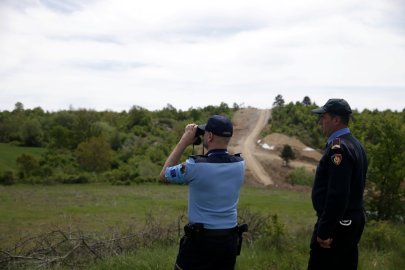 Frontex hiring 700 border guards - InfoMigrants