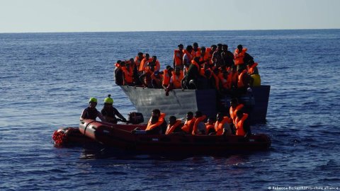 Mediterranean countries agree to take hard line stance on migration - InfoMigrants