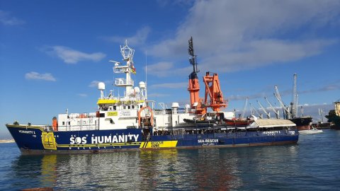 Italy: Judge cancels Humanity 1 rescue ship's administrative detention ...