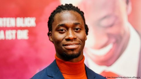 Actor Eugene Boateng draws authenticity from his roots - InfoMigrants